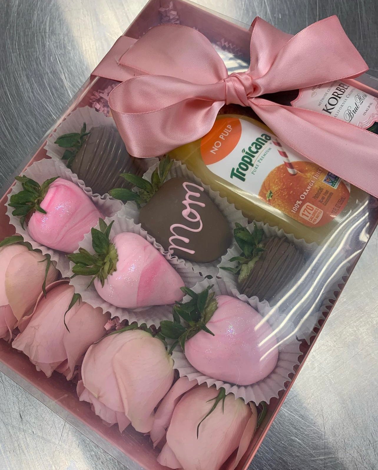 Large Pink Box w/ Clear Top – Sweet Tooth Candy Buffets